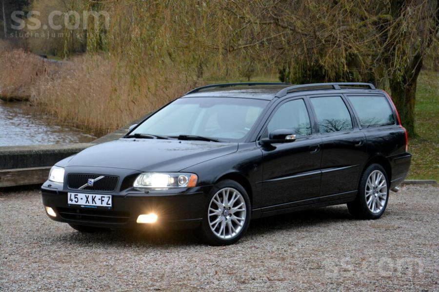 Black Volvo V70 2007 in Riga, with an engine capacity of 2.40 L and mileage of 315 thousand km for 3799 €, photo 2 on AUTOMOTO.COM.LV