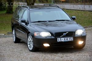 Black Volvo V70 2007 in Riga, with an engine capacity of 2.40 L and mileage of 315 thousand km for 3799 €, photo 5 on AUTOMOTO.COM.LV