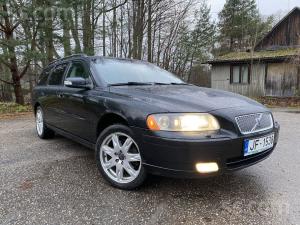 Black Volvo V70 2007 in Riga, with an engine capacity of 2.40 L and mileage of 360 thousand km for 2150 €, photo  on AUTOMOTO.COM.LV