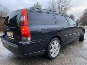 Black Volvo V70 2007 in Riga, with an engine capacity of 2.40 L and mileage of 360 thousand km for 2150 €, photo 5 on AUTOMOTO.COM.LV