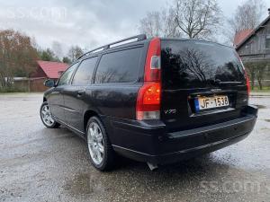 Black Volvo V70 2007 in Riga, with an engine capacity of 2.40 L and mileage of 360 thousand km for 2150 €, photo 6 on AUTOMOTO.COM.LV