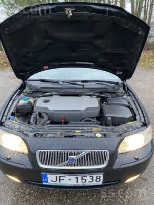 Black Volvo V70 2007 in Riga, with an engine capacity of 2.40 L and mileage of 360 thousand km for 2150 €, photo 13 on AUTOMOTO.COM.LV