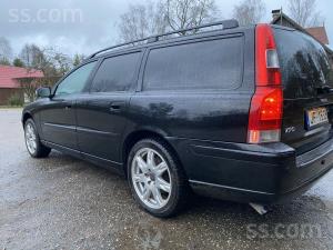 Black Volvo V70 2007 in Riga, with an engine capacity of 2.40 L and mileage of 360 thousand km for 2150 €, photo 14 on AUTOMOTO.COM.LV