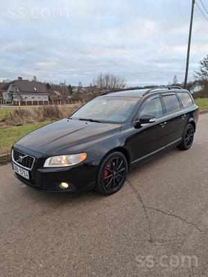 Black Volvo V70 2007 in Rezekne, with an engine capacity of 2.40 L and mileage of 358 thousand km for 4300 €, photo  on AUTOMOTO.COM.LV