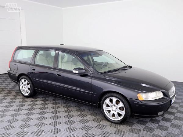 Black Volvo V70 2007 in Tallinn, with an engine capacity of 2.40 L and mileage of 253 thousand km for 1799 €, photo 1 on AUTOMOTO.COM.LV
