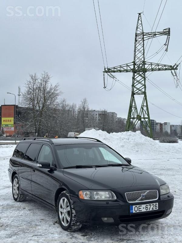 Melns Volvo V70 2007 Rīga, ar dzinēja tilpumu 2.40 L un nobraukumu 339 tūkst. km par 3500 €, foto 2 vietnē AUTOMOTO.COM.LV