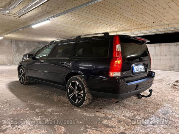 Melns Volvo V70 2007 Tallina, ar dzinēja tilpumu 2.40 L un nobraukumu 374 tūkst. km par 3450 €, foto 2 vietnē AUTOMOTO.COM.LV