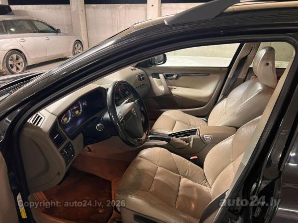 Melns Volvo V70 2007 Tallina, ar dzinēja tilpumu 2.40 L un nobraukumu 374 tūkst. km par 3450 €, foto 7 vietnē AUTOMOTO.COM.LV