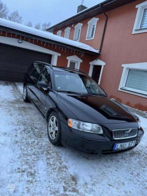 Melns Volvo V70 2007 Trakai, ar dzinēja tilpumu 2.40 L un nobraukumu 450 tūkst. km par 2550 €, foto 3 vietnē AUTOMOTO.COM.LV