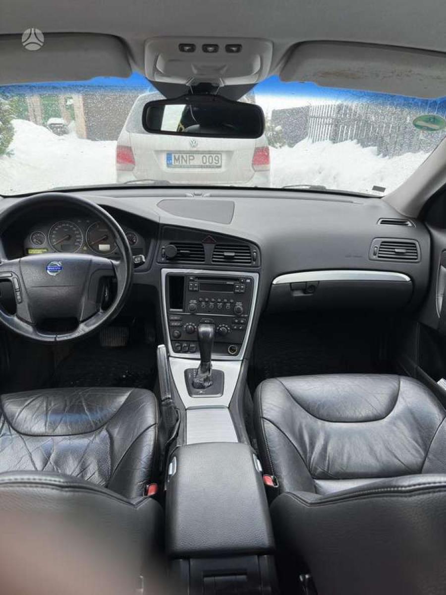 Melns Volvo V70 2007 Trakai, ar dzinēja tilpumu 2.40 L un nobraukumu 450 tūkst. km par 2550 €, foto 11 vietnē AUTOMOTO.COM.LV