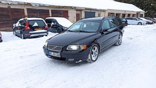 Melns Volvo V70 2007 Širvintos, ar dzinēja tilpumu 2.40 L un nobraukumu 265 tūkst. km par 2550 €, foto 1 vietnē AUTOMOTO.COM.LV