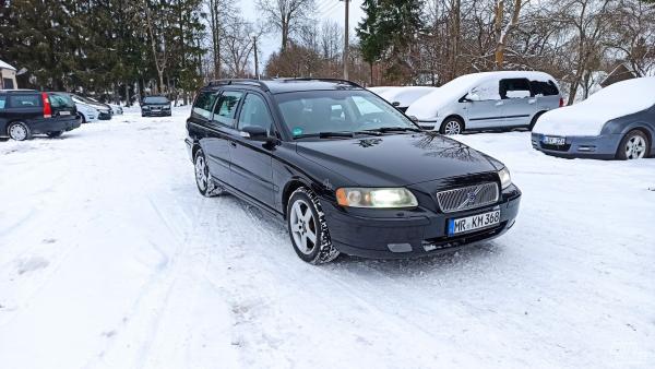 Melns Volvo V70 2007 Širvintos, ar dzinēja tilpumu 2.40 L un nobraukumu 265 tūkst. km par 2550 €, foto 3 vietnē AUTOMOTO.COM.LV