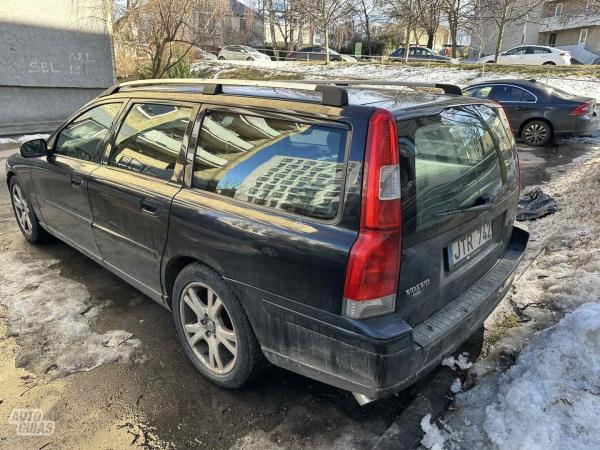 Black Volvo V70 2007 in Vilnius, with an engine capacity of 2.40 L and mileage of 352 thousand km for 750 €, photo 3 on AUTOMOTO.COM.LV