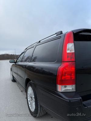 Black Volvo V70 2007 in Tallinn, with an engine capacity of 2.40 L and mileage of 306 thousand km for 3650 €, photo 5 on AUTOMOTO.COM.LV