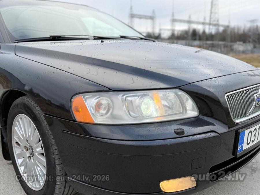Black Volvo V70 2007 in Tallinn, with an engine capacity of 2.40 L and mileage of 306 thousand km for 3650 €, photo 8 on AUTOMOTO.COM.LV