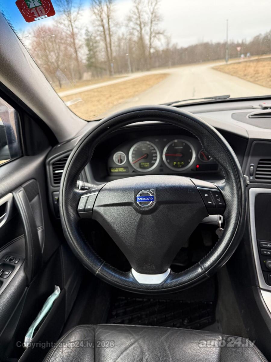 Black Volvo V70 2007 in Tallinn, with an engine capacity of 2.40 L and mileage of 306 thousand km for 3650 €, photo 15 on AUTOMOTO.COM.LV