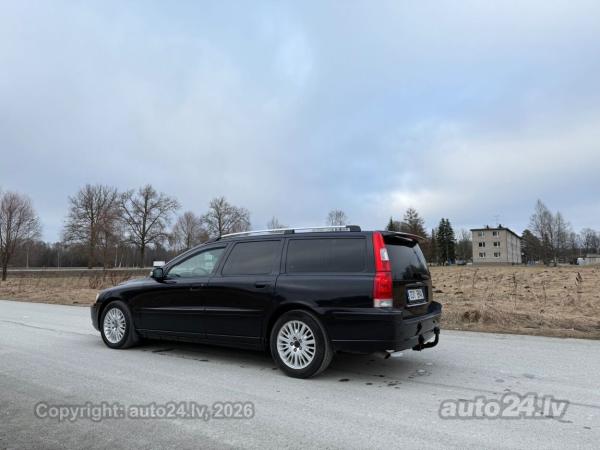 Black Volvo V70 2007 in Haapsalu, with an engine capacity of 2.40 L and mileage of 306 thousand km for 3650 €, photo 3 on AUTOMOTO.COM.LV