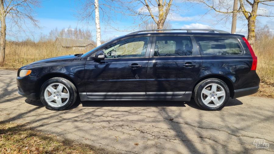Black Volvo V70 2007 in Radviliskis, with an engine capacity of 2.40 L and mileage of 343 thousand km for 2999 €, photo 6 on AUTOMOTO.COM.LV