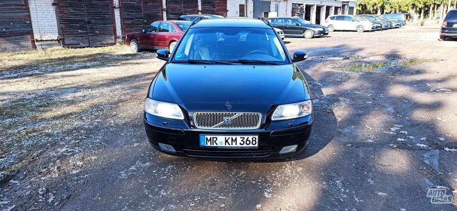 Black Volvo V70 2007 in Sirvintos, with an engine capacity of 2.40 L and mileage of 265 thousand km for 2649 €, photo 3 on AUTOMOTO.COM.LV