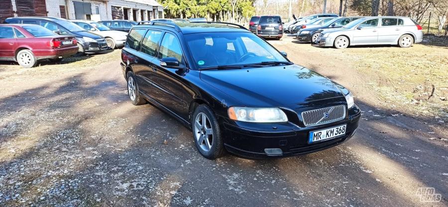 Black Volvo V70 2007 in Sirvintos, with an engine capacity of 2.40 L and mileage of 265 thousand km for 2649 €, photo 4 on AUTOMOTO.COM.LV
