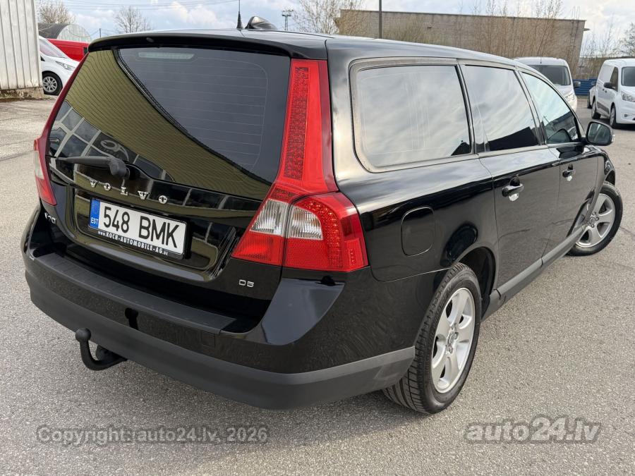 Black Volvo V70 2007 in Tartu, with an engine capacity of 2.40 L and mileage of 282 thousand km for 3799 €, photo 5 on AUTOMOTO.COM.LV