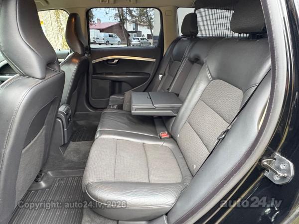 Melns Volvo V70 2007 Rapla, ar dzinēja tilpumu 2.40 L un nobraukumu 283 tūkst. km par 4899 €, foto 10 vietnē AUTOMOTO.COM.LV
