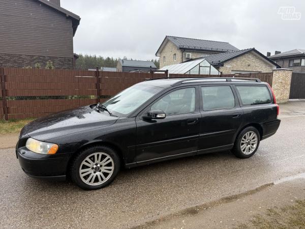 Black Volvo V70 2007 in Vilnius, with an engine capacity of 2.40 L and mileage of 336 thousand km for 1850 €, photo 1 on AUTOMOTO.COM.LV