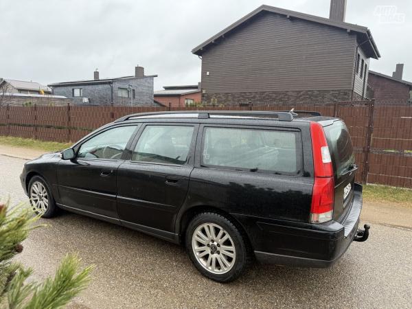 Black Volvo V70 2007 in Vilnius, with an engine capacity of 2.40 L and mileage of 336 thousand km for 1850 €, photo 2 on AUTOMOTO.COM.LV