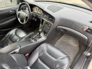 Black Volvo V70 2007 in Vilnius, with an engine capacity of 2.40 L and mileage of 336 thousand km for 1850 €, photo 7 on AUTOMOTO.COM.LV