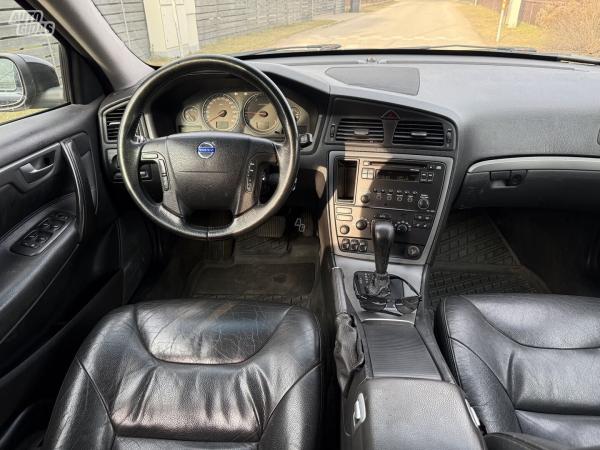 Black Volvo V70 2007 in Vilnius, with an engine capacity of 2.40 L and mileage of 336 thousand km for 1850 €, photo 7 on AUTOMOTO.COM.LV