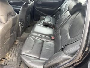 Black Volvo V70 2007 in Vilnius, with an engine capacity of 2.40 L and mileage of 336 thousand km for 1850 €, photo 10 on AUTOMOTO.COM.LV