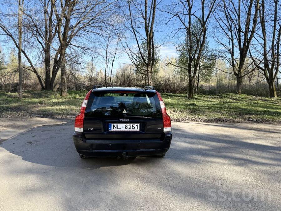 Melns Volvo V70 2007 Rīga, ar dzinēja tilpumu 2.40 L un nobraukumu 335 tūkst. km par 2690 €, foto 7 vietnē AUTOMOTO.COM.LV