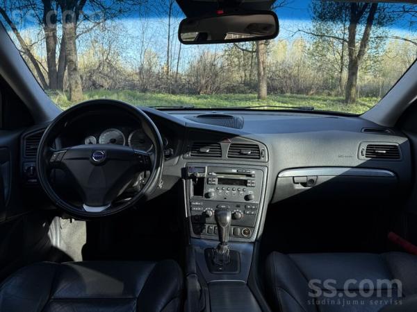 Melns Volvo V70 2007 Rīga, ar dzinēja tilpumu 2.40 L un nobraukumu 335 tūkst. km par 2690 €, foto 7 vietnē AUTOMOTO.COM.LV
