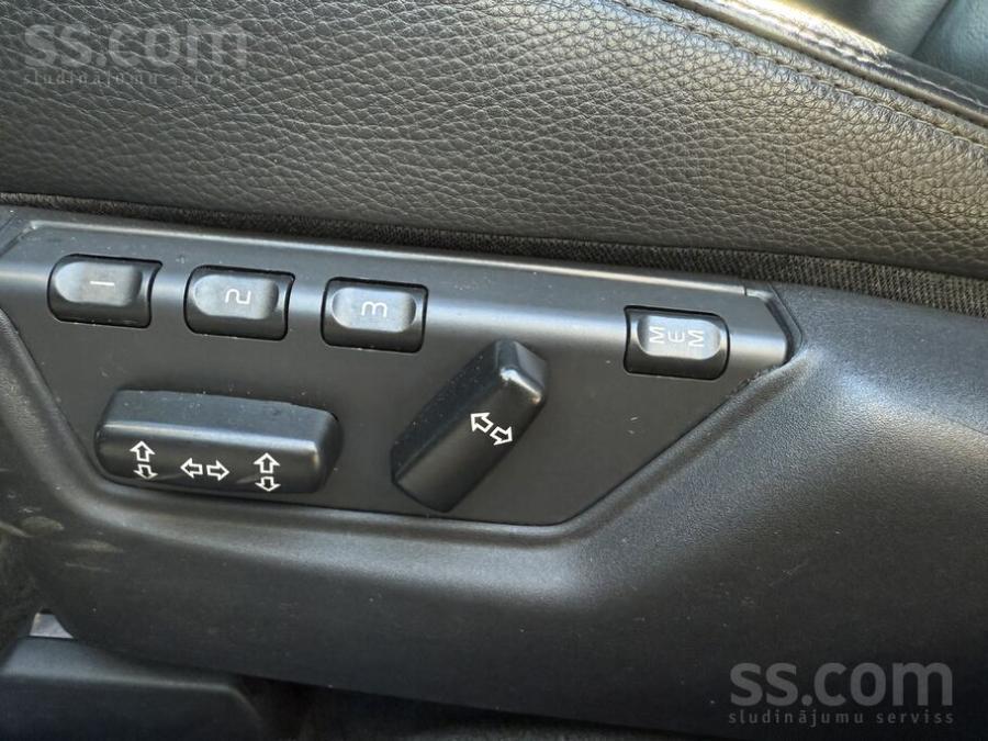 Melns Volvo V70 2007 Rīga, ar dzinēja tilpumu 2.40 L un nobraukumu 335 tūkst. km par 2690 €, foto 14 vietnē AUTOMOTO.COM.LV