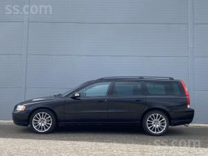 Black Volvo V70 2007 in Preili, with an engine capacity of 2.40 L and mileage of 416 thousand km for 2450 €, photo 3 on AUTOMOTO.COM.LV