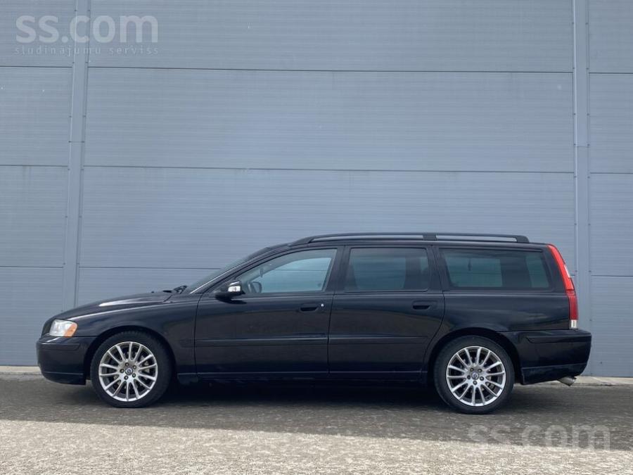 Black Volvo V70 2007 in Preili, with an engine capacity of 2.40 L and mileage of 416 thousand km for 2450 €, photo 3 on AUTOMOTO.COM.LV