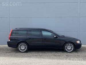 Black Volvo V70 2007 in Preili, with an engine capacity of 2.40 L and mileage of 416 thousand km for 2450 €, photo 6 on AUTOMOTO.COM.LV