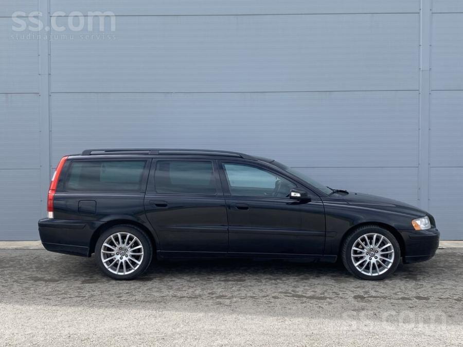 Black Volvo V70 2007 in Preili, with an engine capacity of 2.40 L and mileage of 416 thousand km for 2450 €, photo 6 on AUTOMOTO.COM.LV