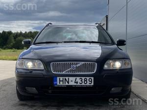 Black Volvo V70 2007 in Preili, with an engine capacity of 2.40 L and mileage of 416 thousand km for 2450 €, photo 9 on AUTOMOTO.COM.LV