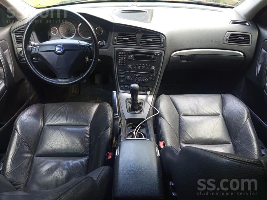 Black Volvo V70 2007 in Preili, with an engine capacity of 2.40 L and mileage of 416 thousand km for 2450 €, photo 11 on AUTOMOTO.COM.LV
