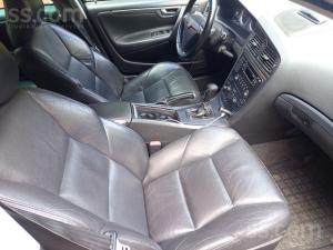Black Volvo V70 2007 in Preili, with an engine capacity of 2.40 L and mileage of 416 thousand km for 2450 €, photo 12 on AUTOMOTO.COM.LV