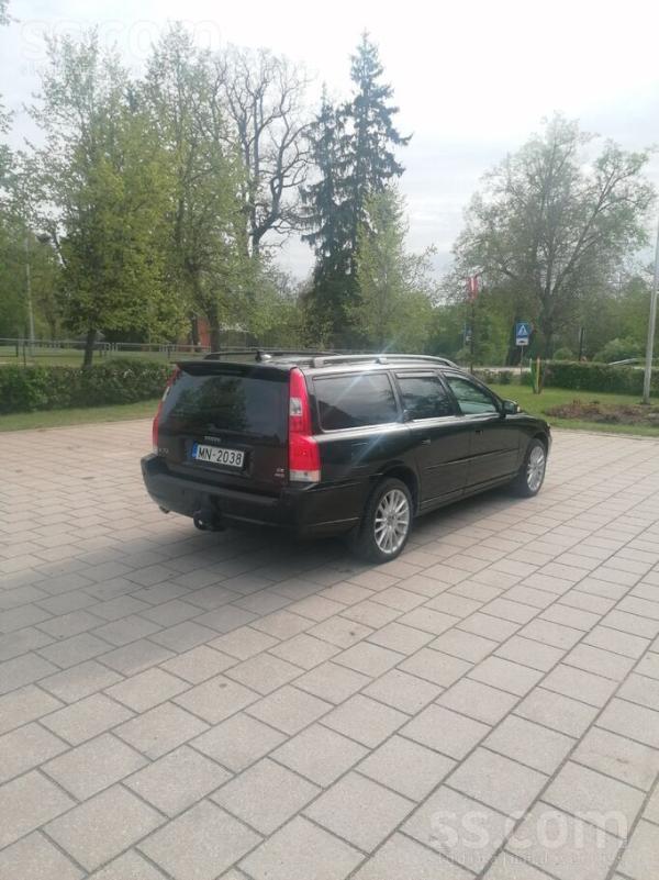 Melns Volvo V70 2007 Cēsis, ar dzinēja tilpumu 2.40 L un nobraukumu 304 tūkst. km par 3000 €, foto 8 vietnē AUTOMOTO.COM.LV