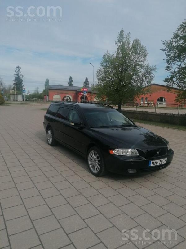 Melns Volvo V70 2007 Cēsis, ar dzinēja tilpumu 2.40 L un nobraukumu 304 tūkst. km par 3000 €, foto 10 vietnē AUTOMOTO.COM.LV