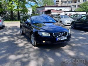 Black Volvo V70 2007 in Riga, with an engine capacity of 2.40 L and mileage of 383 thousand km for 3700 €, photo 3 on AUTOMOTO.COM.LV