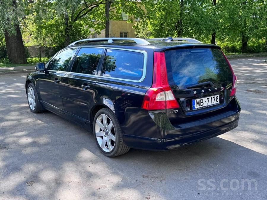 Black Volvo V70 2007 in Riga, with an engine capacity of 2.40 L and mileage of 383 thousand km for 3700 €, photo 5 on AUTOMOTO.COM.LV