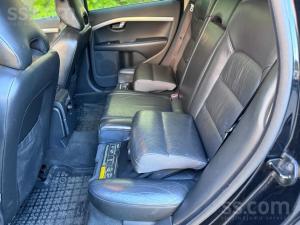 Black Volvo V70 2007 in Riga, with an engine capacity of 2.40 L and mileage of 383 thousand km for 3700 €, photo 10 on AUTOMOTO.COM.LV