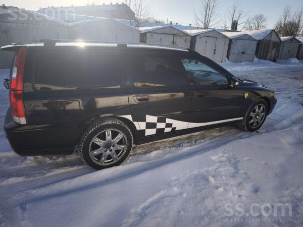 Black Volvo V70 2007 in Ogre, with an engine capacity of 2.40 L and mileage of 370 thousand km for 2300 €, photo 10 on AUTOMOTO.COM.LV