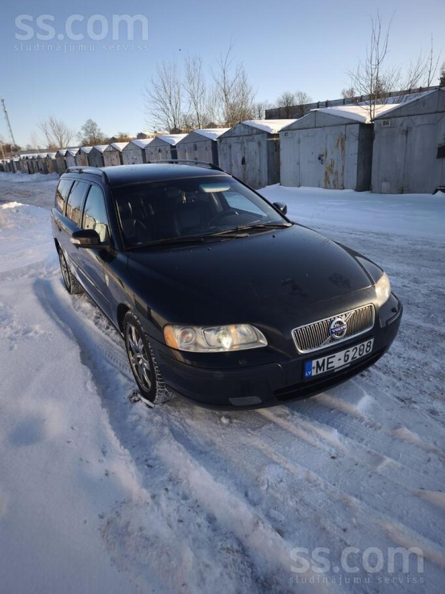 Черный Вольво В70 2007 в Огре, объемом двигателя 2.40 л и пробегом 370 тыс. км за 2300 €, фото 14 на AUTOMOTO.COM.LV