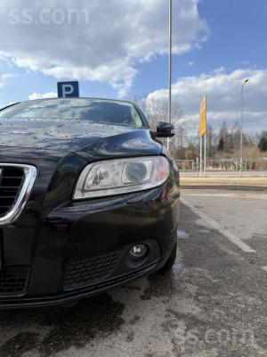 Melns Volvo V70 2007 Daugavpils, ar dzinēja tilpumu 2.40 L un nobraukumu 292 tūkst. km par 3800 €, foto 3 vietnē AUTOMOTO.COM.LV