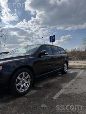 Melns Volvo V70 2007 Daugavpils, ar dzinēja tilpumu 2.40 L un nobraukumu 292 tūkst. km par 3800 €, foto 4 vietnē AUTOMOTO.COM.LV